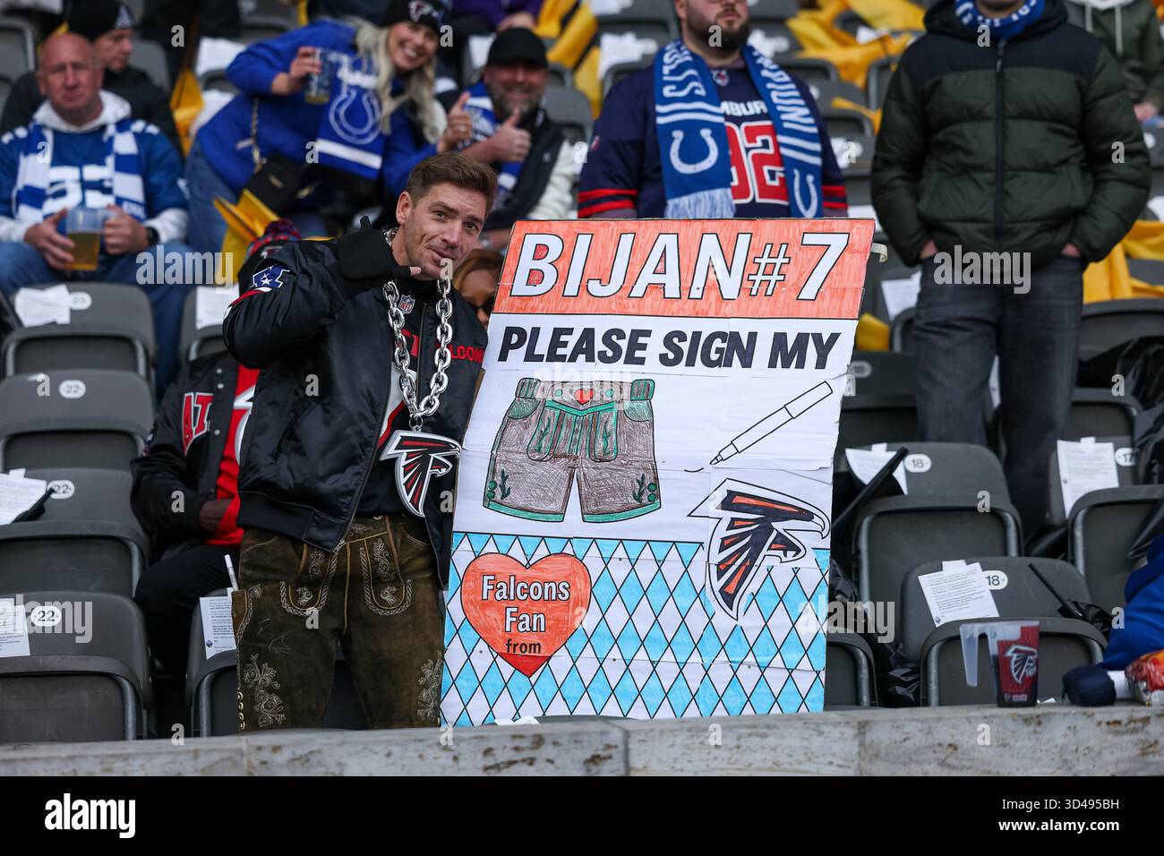 A fan with a poster for Bijan Robinson (Atlanta Falcons, #07), GER ...