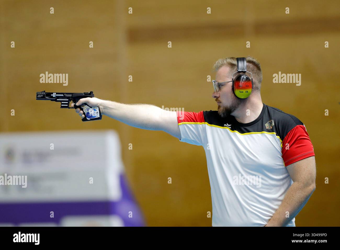 (251109) -- CAIRO, Nov. 9, 2025 (Xinhua) -- Oliver Geis of Germany ...