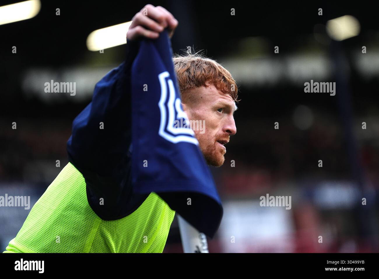 Dundee's Simon Murray warming up during the William Hill Premiership ...