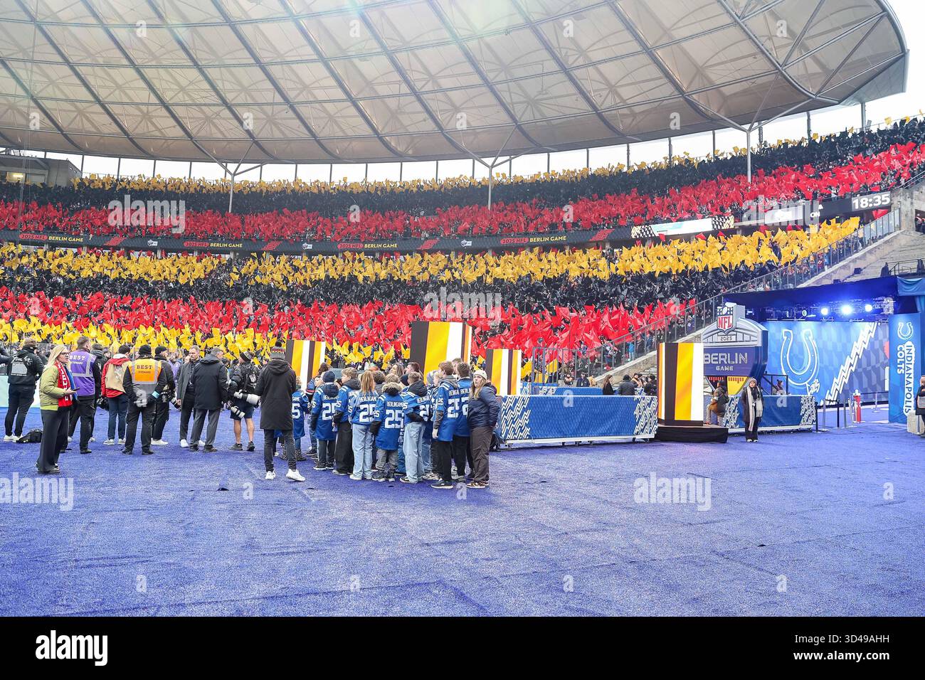 The Berlin Olympic Stadium in NFL design, choreography, GER ...