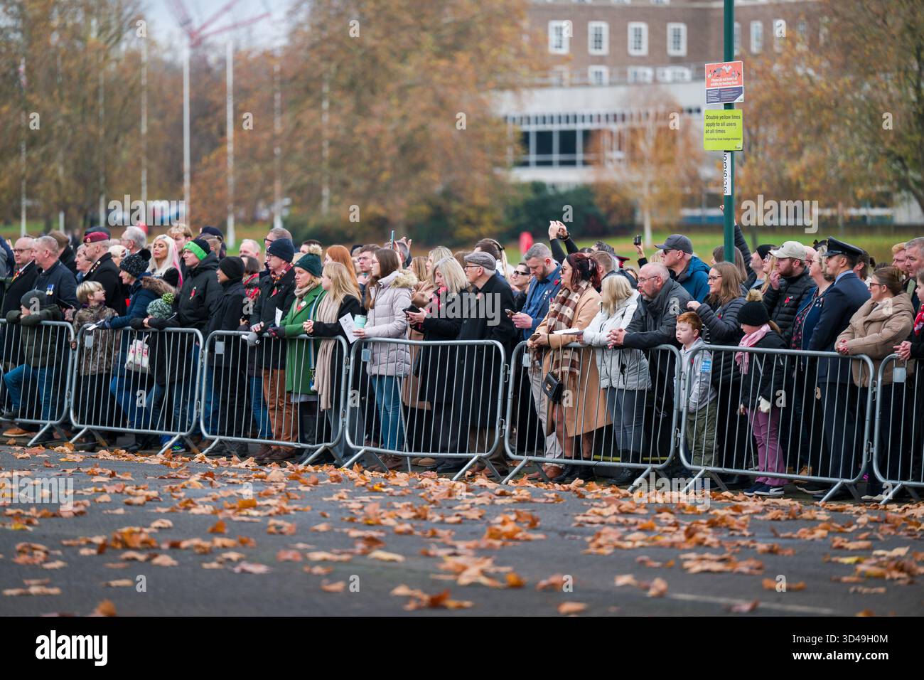 Nottingham, UK. 9th November, 2025. Members of the public line-up to ...