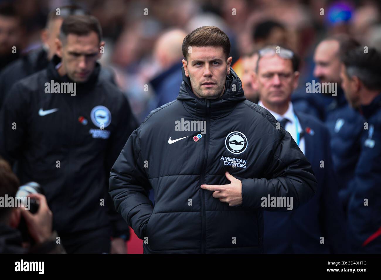 LONDON, UK - 9th Nov 2025: Brighton & Hove Albion Head Coach Fabian ...