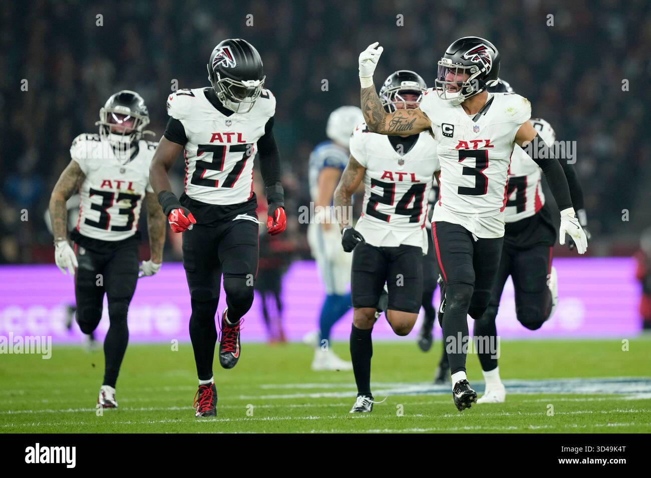 Atlanta Falcons linebacker James Pearce Jr. (27) celebrates with ...