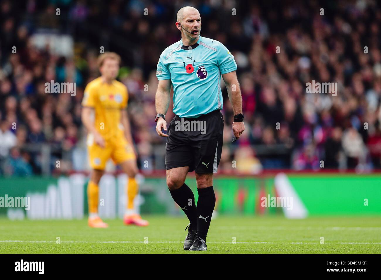Referee Tim Robinson during the Premier League game between Crystal ...