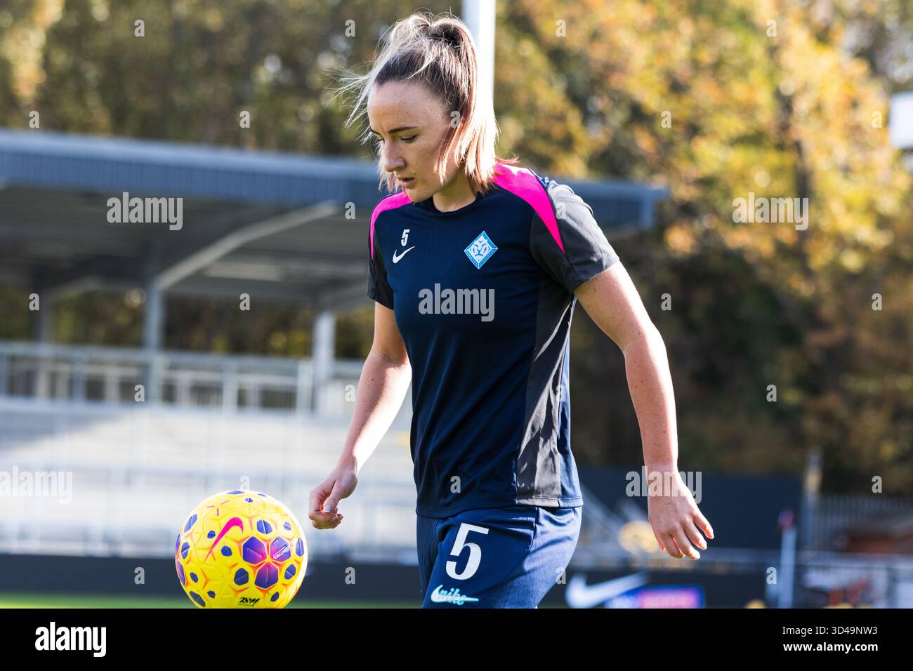London, UK. 9th Nov 2025. Teyah Goldie of London City Lionesses before ...