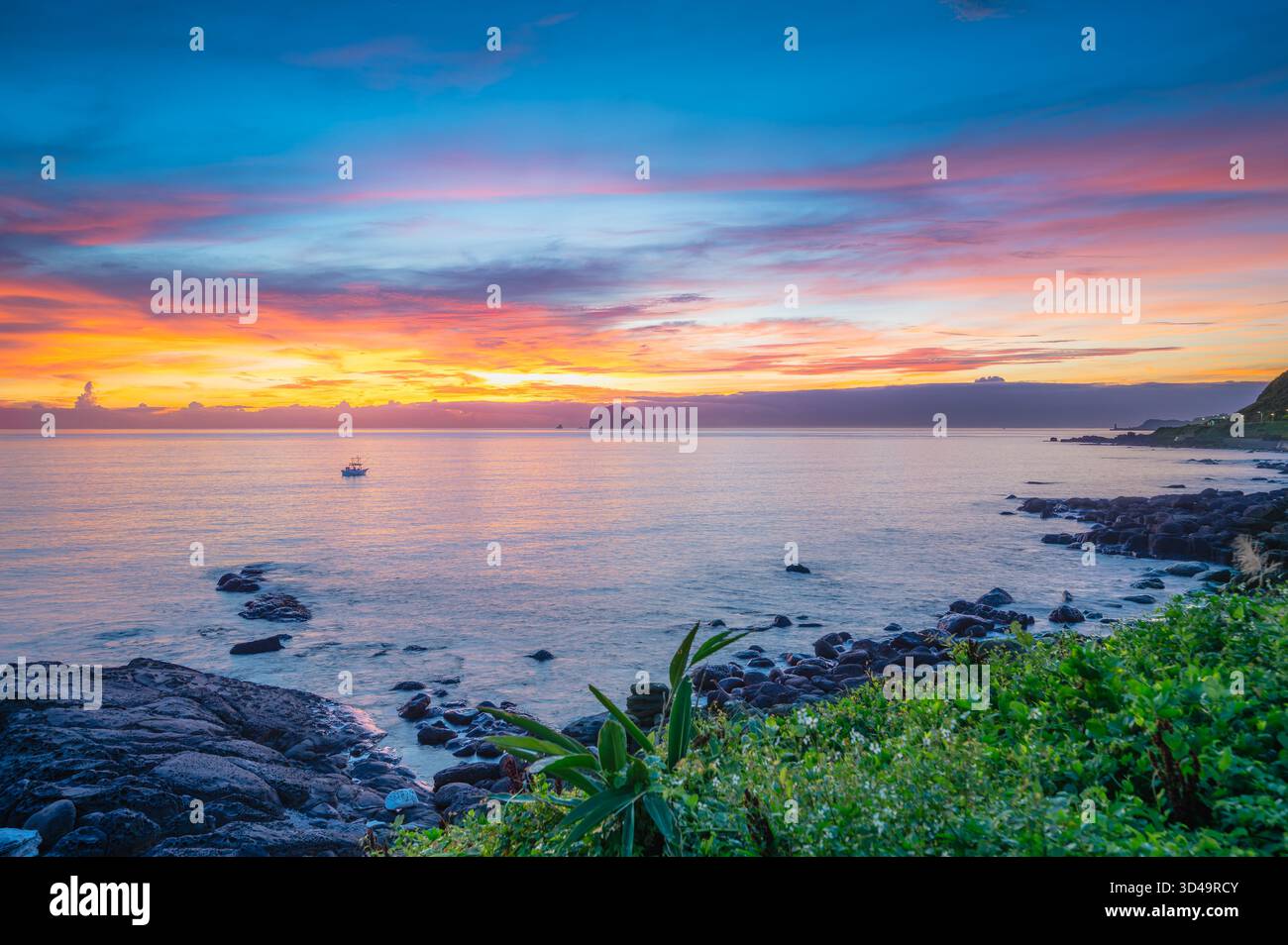 Time lapse sunrise over pacific hi-res stock photography and images - Alamy