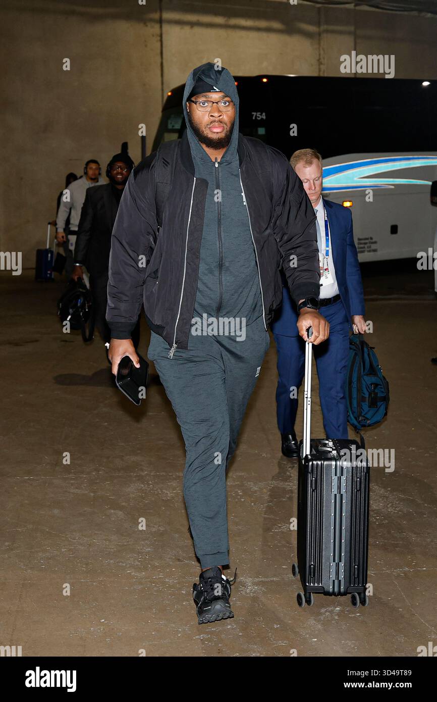 New York Giants offensive tackle Evan Neal (73) arrives at Soldier ...
