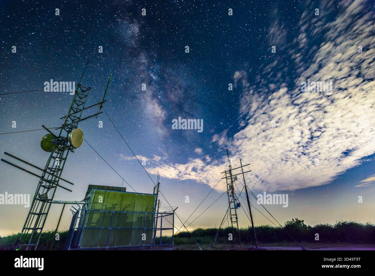 Stunning astronomy time lapse milky hi-res stock photography and images ...