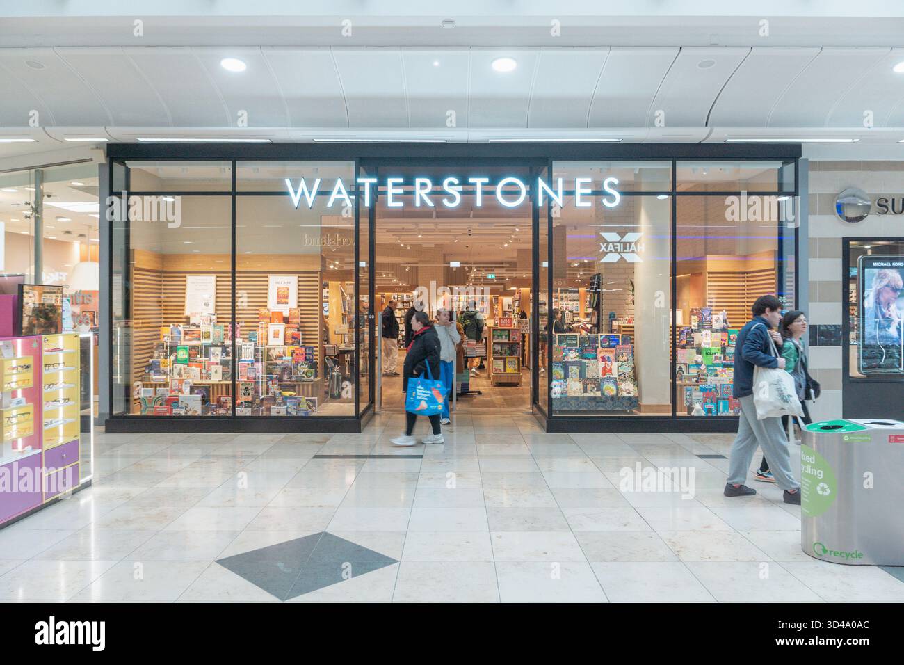 Waterstones Retail Book Shop Store, Uxbridge, London - England Stock ...