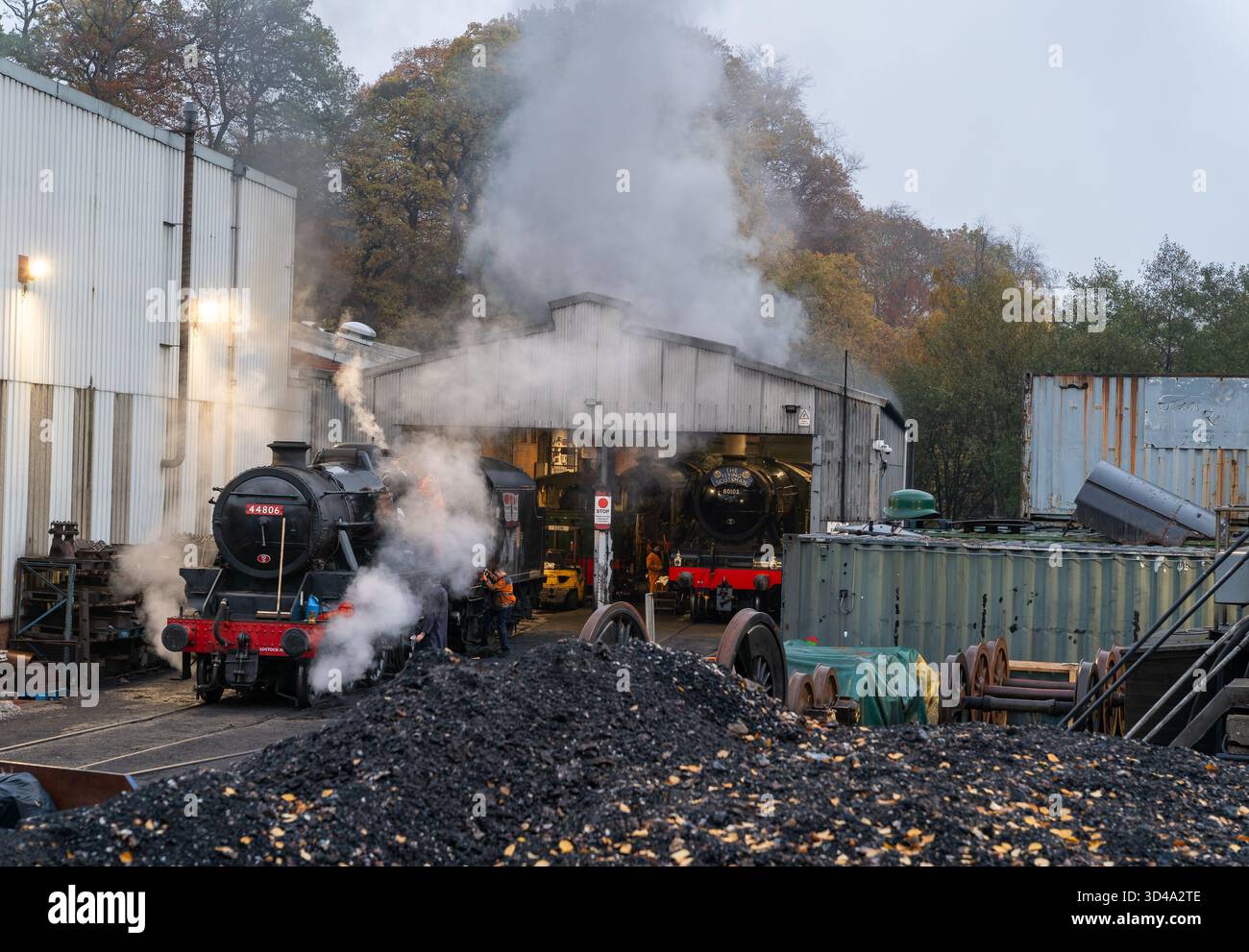 Pile coal steam engine hi-res stock photography and images - Alamy