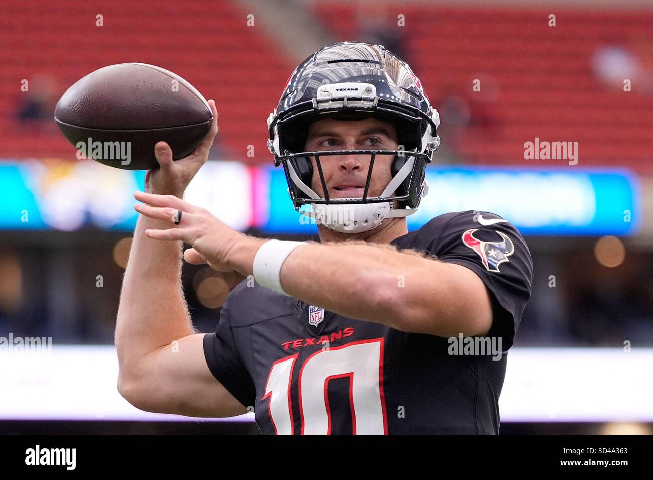 Houston Texans quarterback Davis Mills (10) warms up before an NFL ...