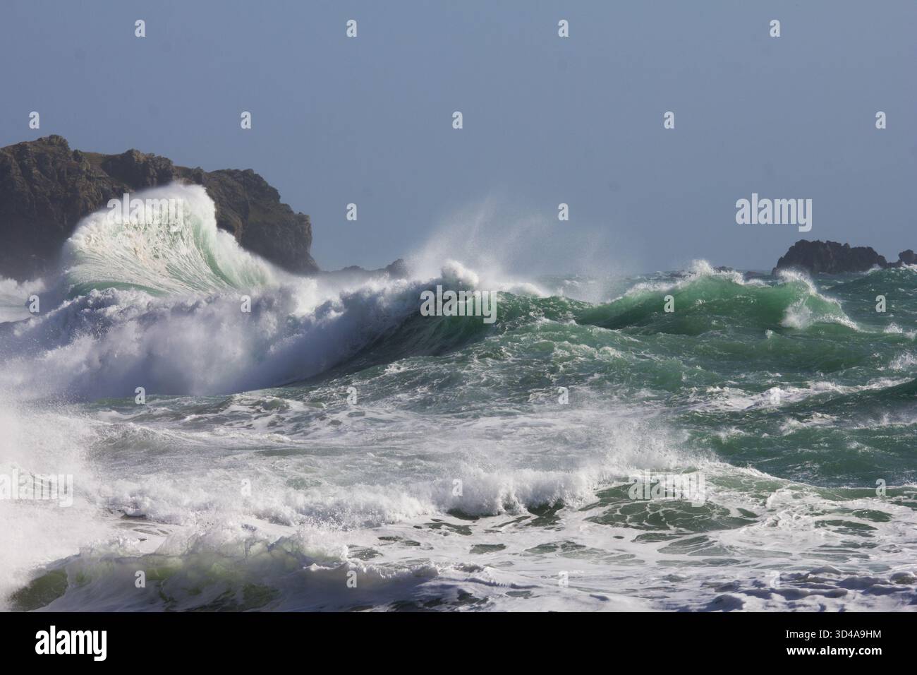 Huge dramatic wave forming hi-res stock photography and images - Alamy
