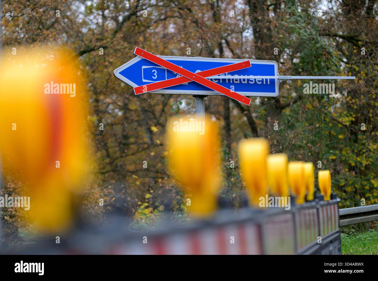Sperrung der Autobahn A 3 in Nordrhein-Westfalen zwischen Kreuz ...