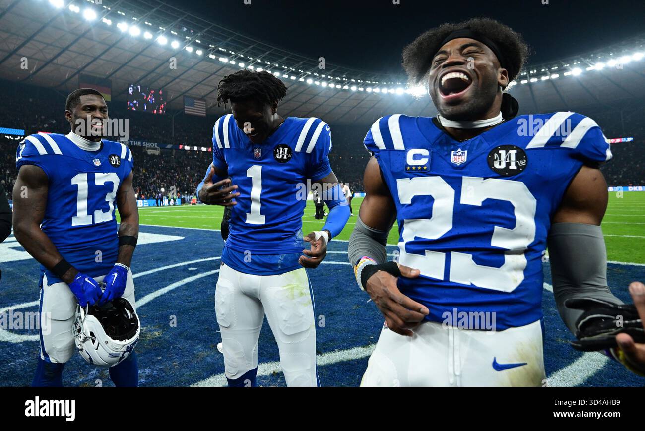 Final celebration, from left: Laquon Treadwell, Josh Downs, Kenny Moore ...