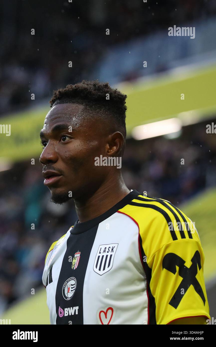 LINZ, AUSTRIA - NOVEMBER 9: Moses Usor of LASK during the Admiral ...