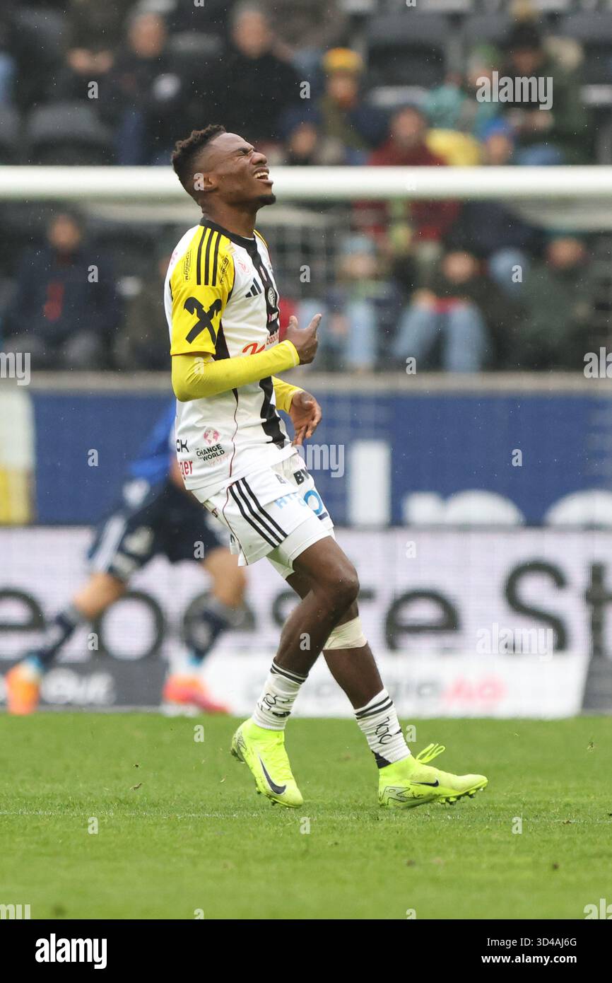 LINZ, AUSTRIA - NOVEMBER 9: Moses Usor of LASK during the Admiral ...