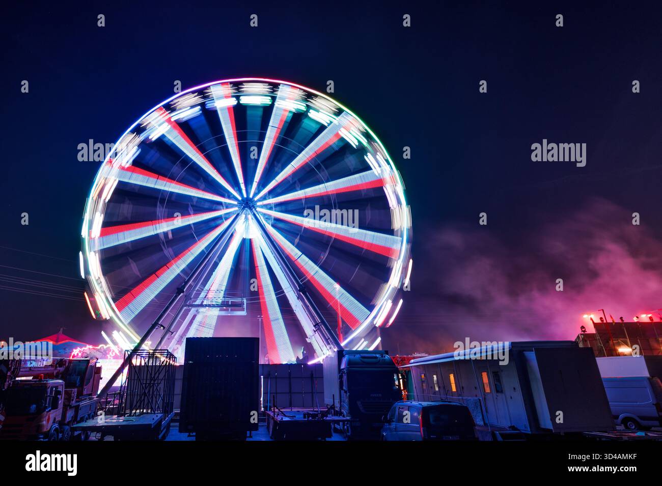09 November 2025, Lower Saxony, Osnabrück: View of a Ferris wheel at ...