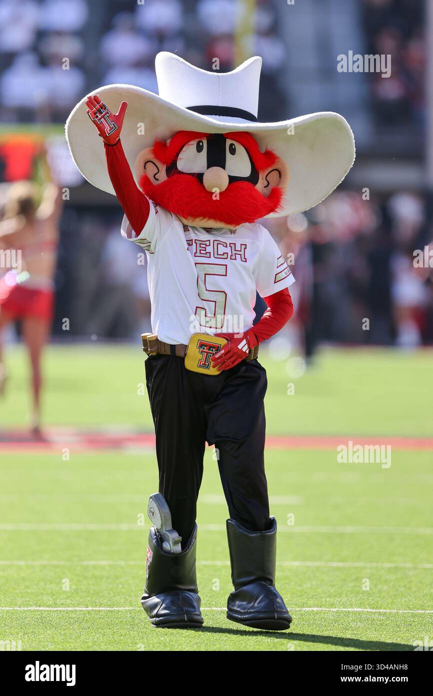 November 08, 2025: Raider Red waves to the crowd before the game played ...