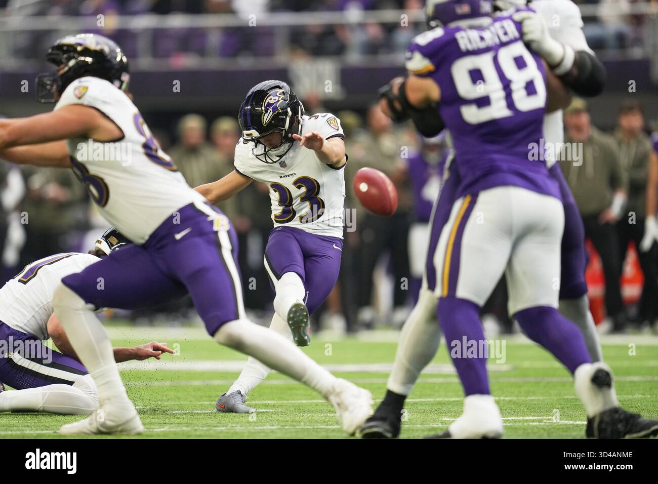 Baltimore Ravens place kicker Tyler Loop (33) kicks a field goal in the ...