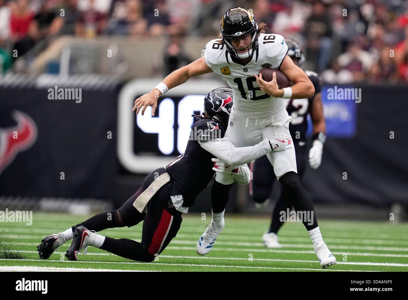 Houston Texans cornerback Tremon Smith (11) tackles Jacksonville ...