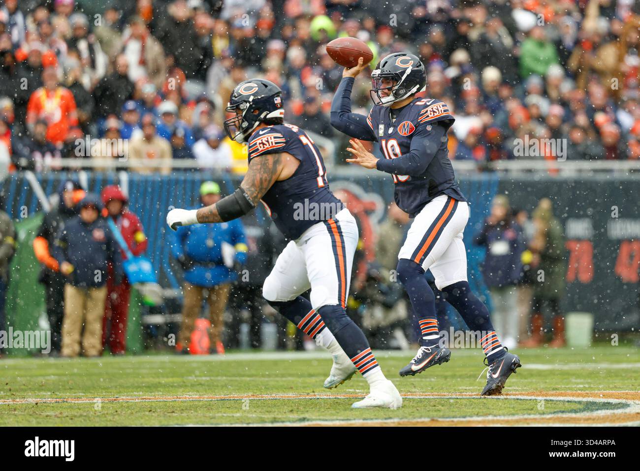 Chicago Bears quarterback Caleb Williams (18) passes the ball against ...