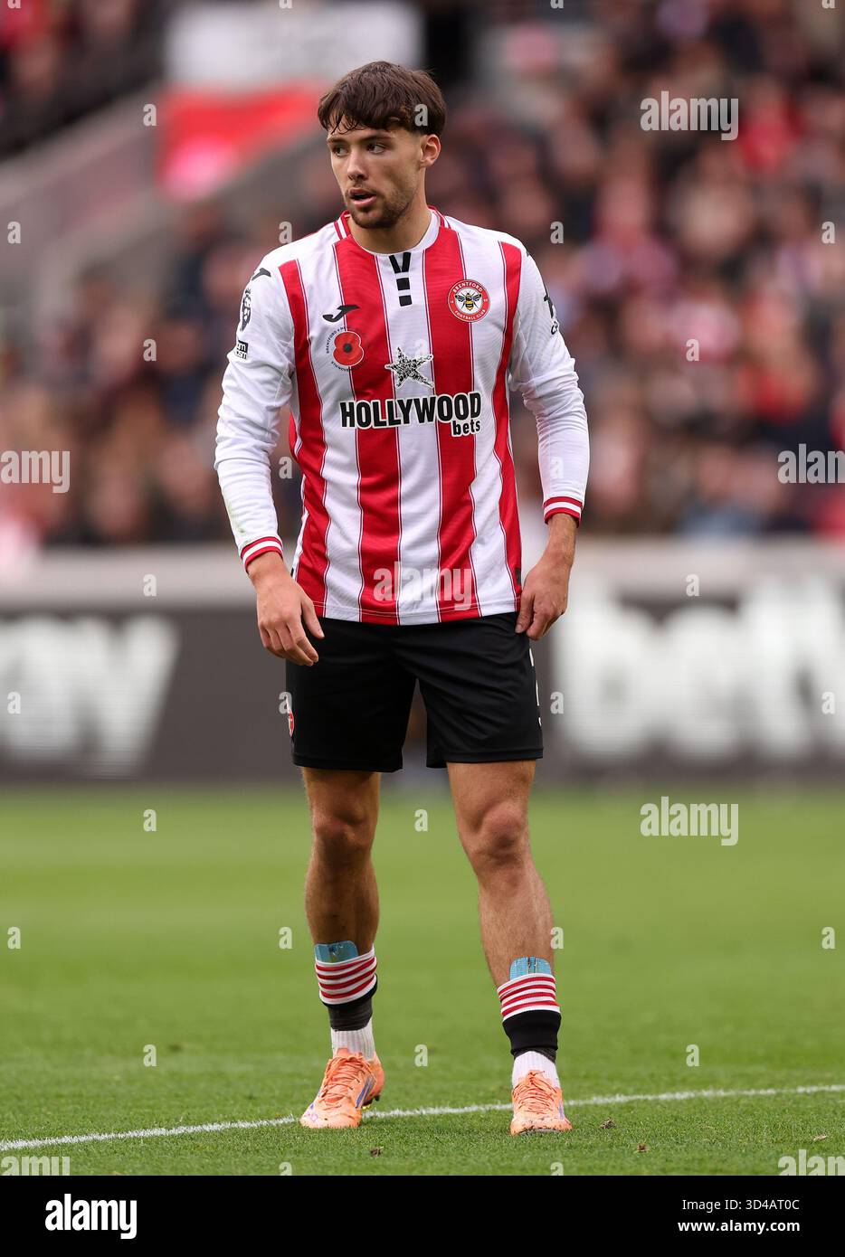 London, England, 9th November 2025. Aaron Hickey of Brentford during ...