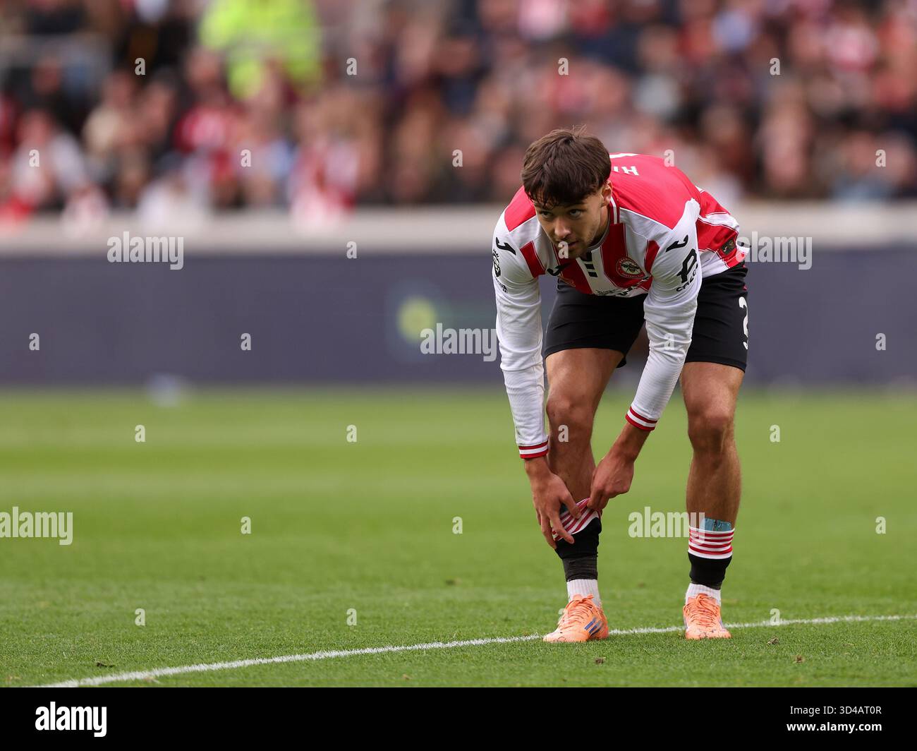 London, England, 9th November 2025. Aaron Hickey of Brentford during ...
