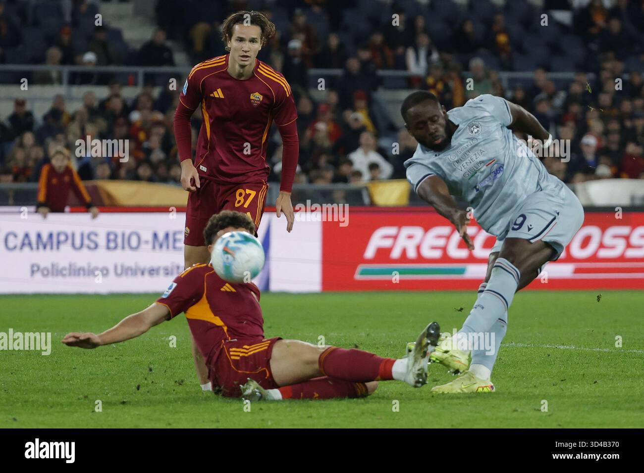 Keinan Davis of Udinese Calcio scoring chance during the match of 6th ...