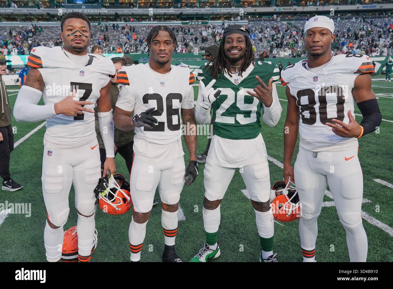 Cleveland Browns' Tyson Campbell (7), Myles Harden (26), New York Jets ...