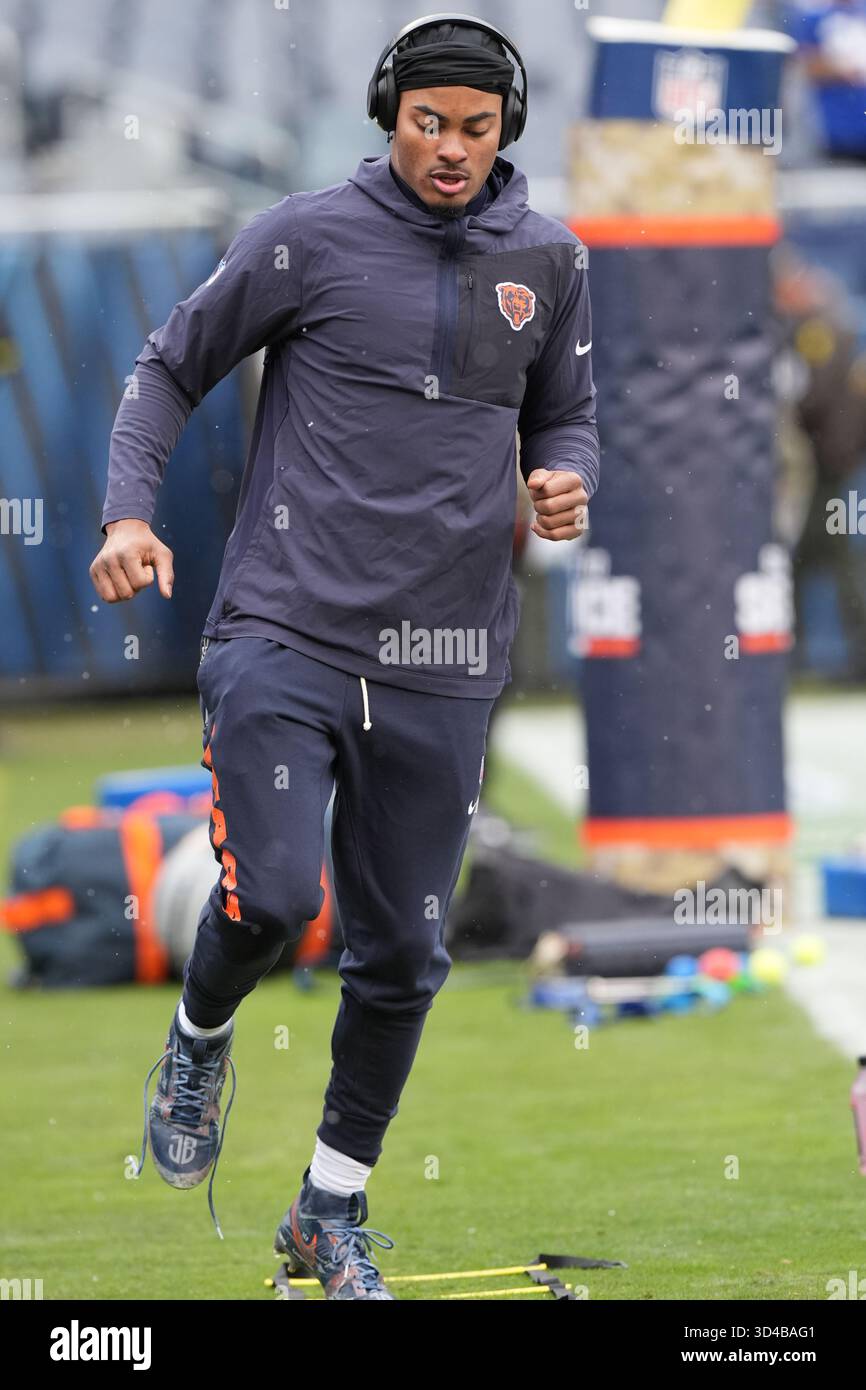 Chicago Bears safety Jaquan Brisker (9) warms up before an NFL football ...