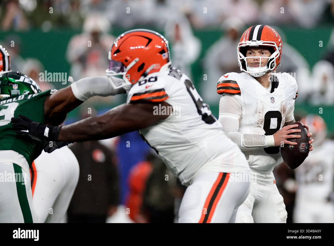 Cleveland Browns quarterback Dillon Gabriel (8) looks to pass the ball ...