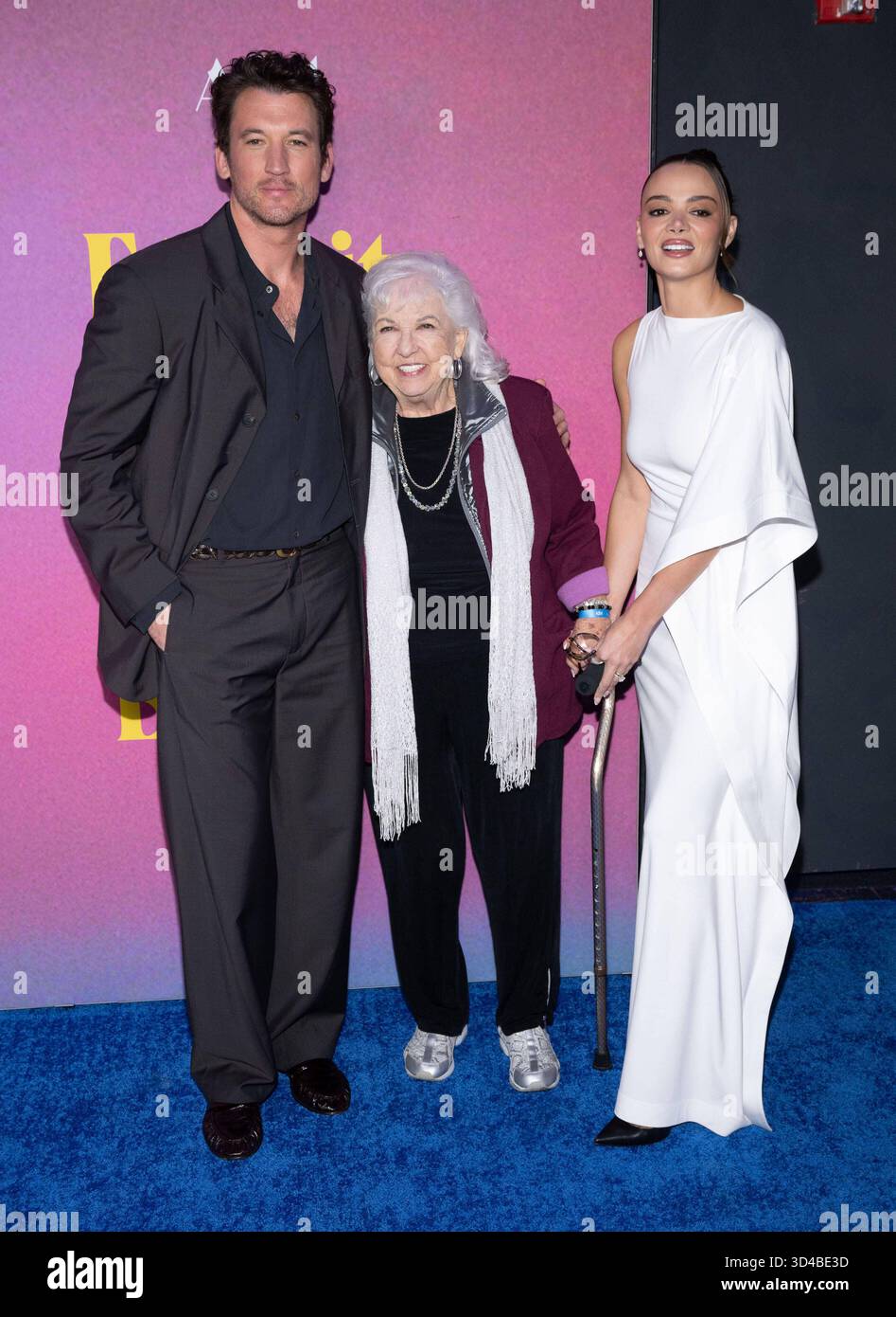 Photo by: zz/NDZ/STAR MAX/IPx 2025 11/8/25 Miles Teller with his ...