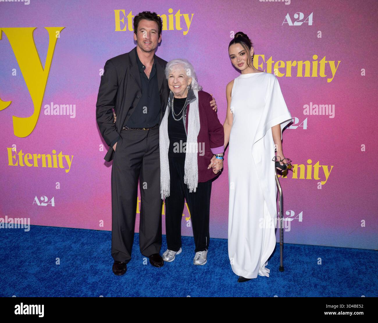 Photo by: zz/NDZ/STAR MAX/IPx 2025 11/8/25 Miles Teller with his ...