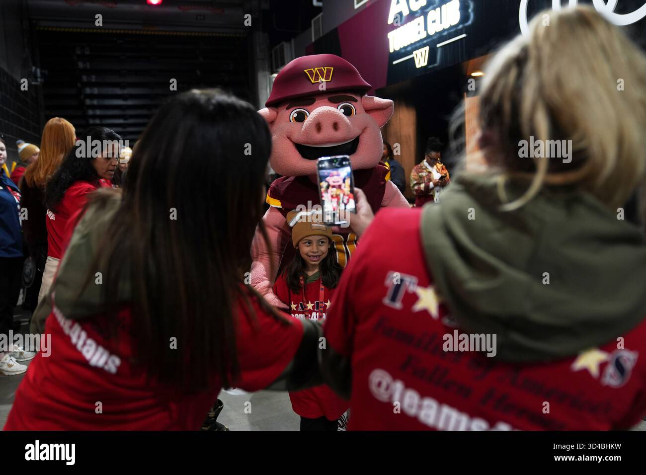 Washington Commanders mascot Major Teddy greets military Gold Star ...