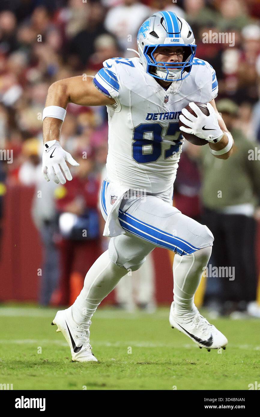 Detroit Lions tight end Sam Laporta (87) runs with the ball during an ...