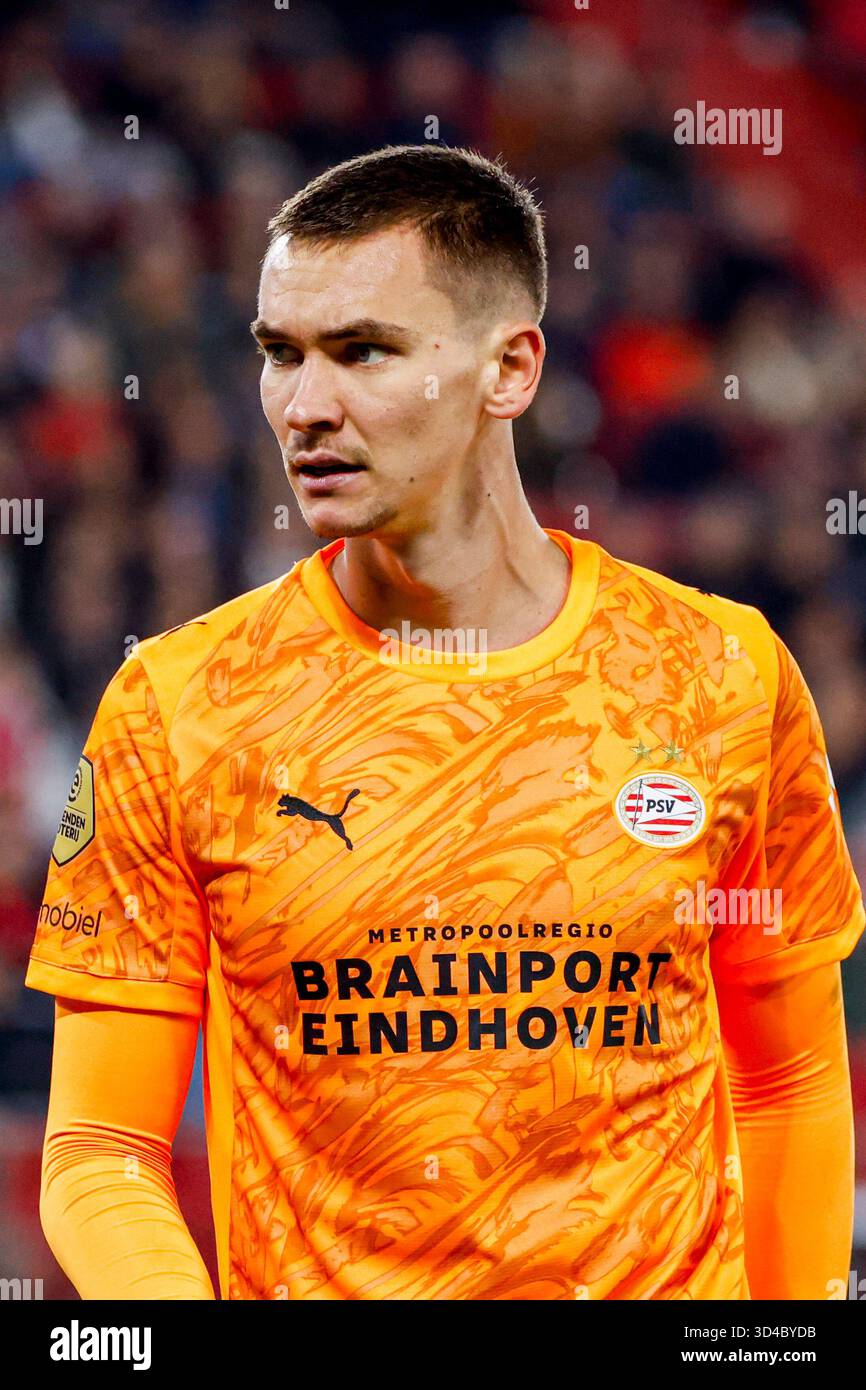 goalkeeper Matej Kovar of PSV Eindhoven looks on during the Dutch ...