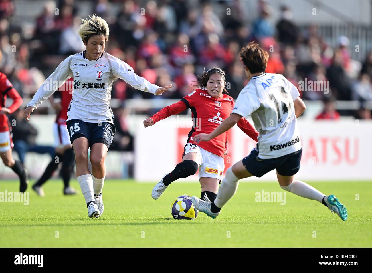 (L-R) Tamaki Okuma (Leonessa), Miki Ito (Reds Ladies), NOVEMBER 8, 2025 - Football / Soccer ...
