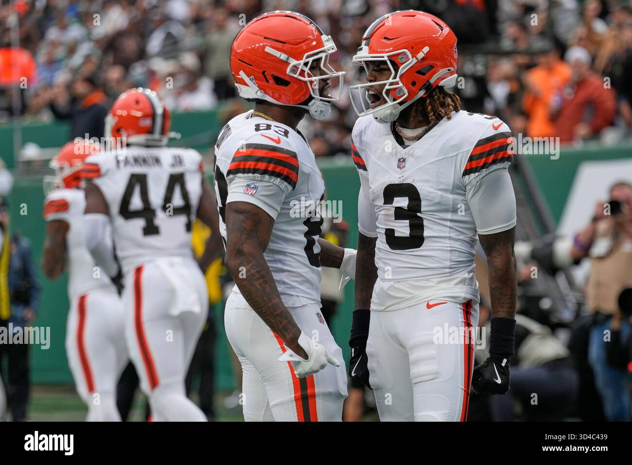 Cleveland Browns' Jerry Jeudy, right, celebrates his touchdown with ...
