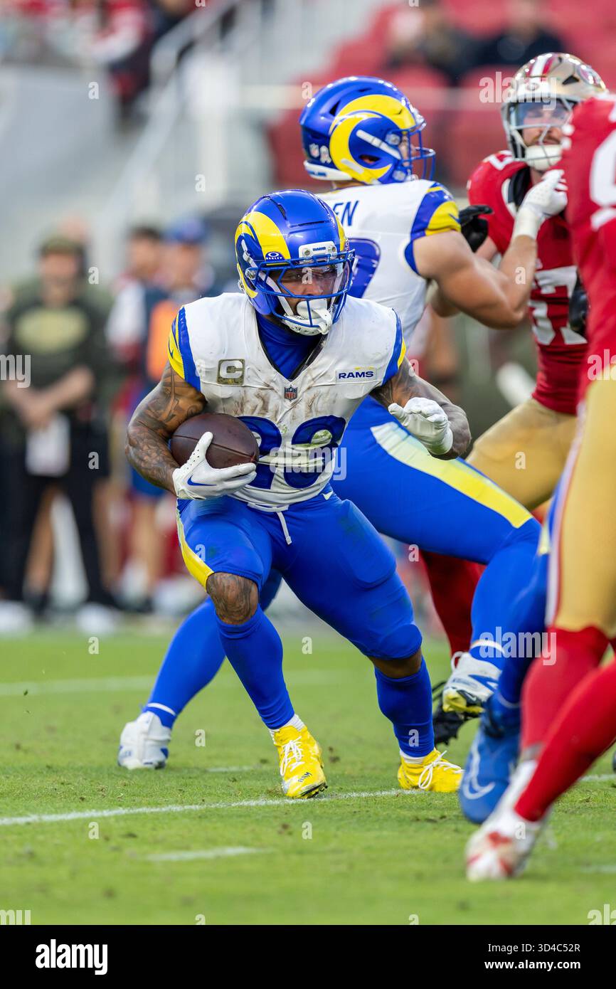 Los Angeles Rams running back Kyren Williams (23) runs the ball against ...