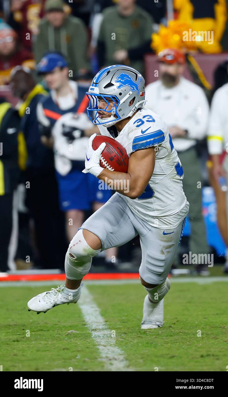 Nov 9, 2025: Detroit Lions RB/KR #33 Sione Vaki runs with the ball ...