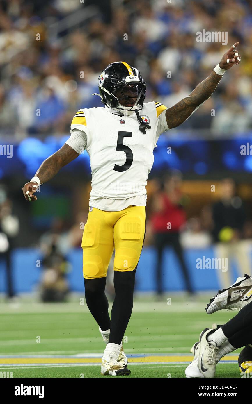 Pittsburgh Steelers cornerback Jalen Ramsey (5) reacts to a play during ...