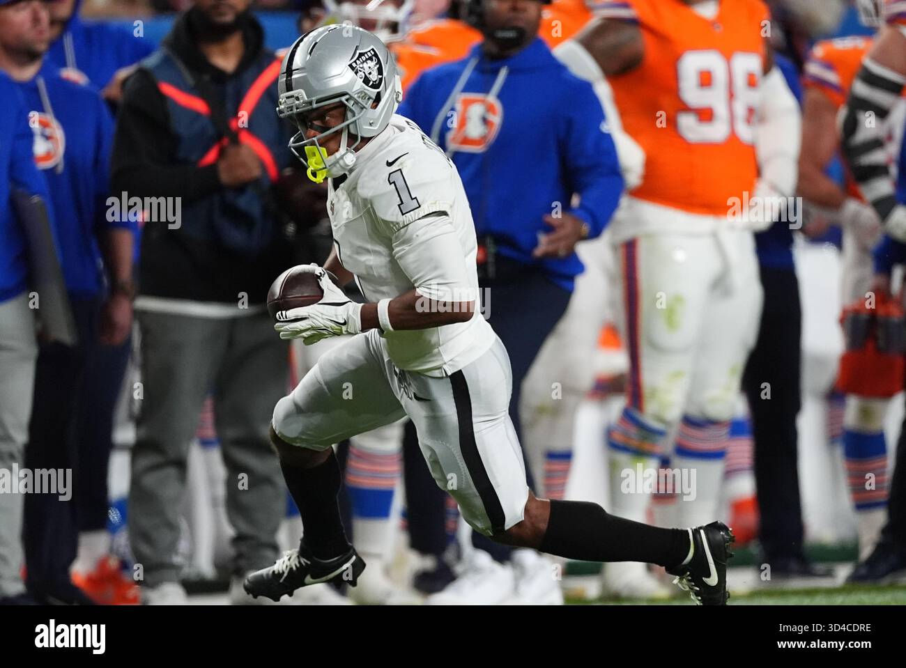 Las Vegas Raiders wide receiver Tre Tucker (1) in the first half of an ...
