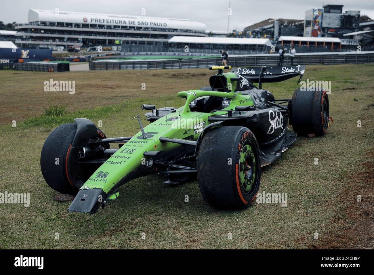 Gabriel Bortoleto of KICK Sauber C45 car's crashed at the Sao Paulo ...