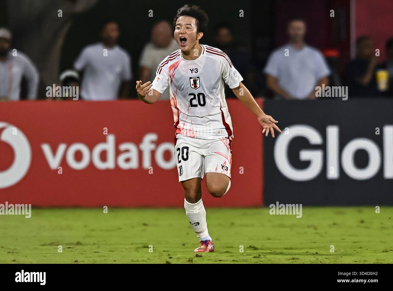 (251110) -- DOHA, Nov. 10, 2025 (Xinhua) -- Seguchi Taiga of Japan ...