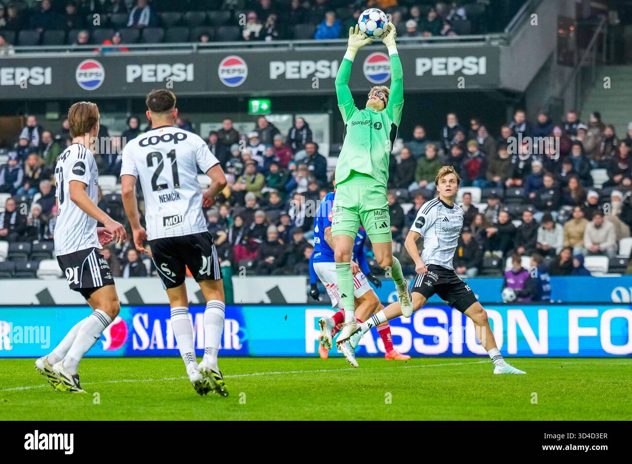 Trondheim 20251109. Rosenborg's goalkeeper Sander Tangvik during the ...