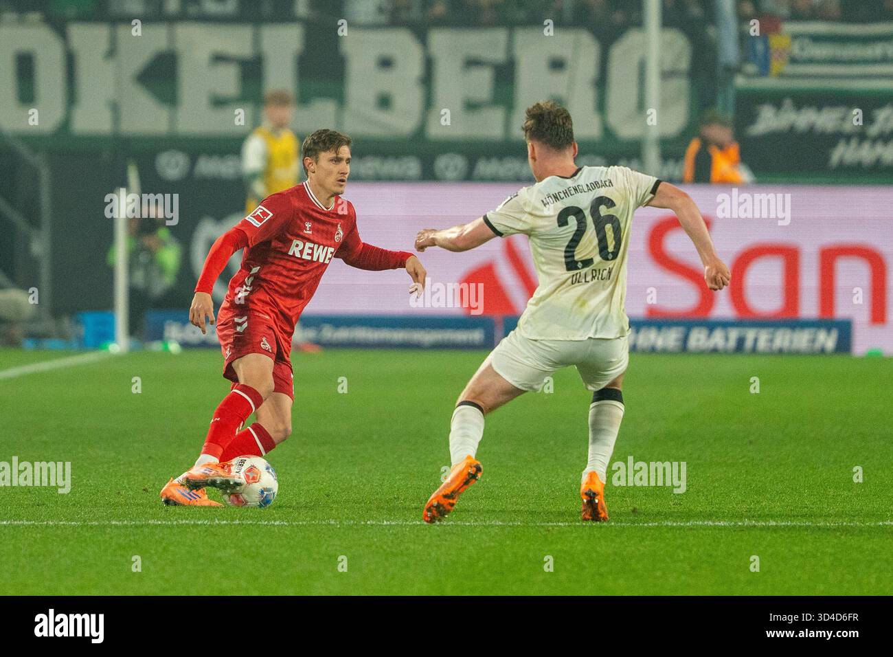 Alessio Castro-Montes (FC Cologne, #17) against Lukas Ullrich (Borussia ...