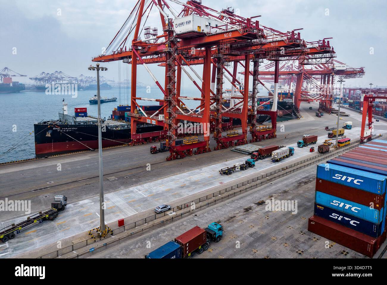Aerial photo shows the container terminal of Qingdao Port in Qingdao ...