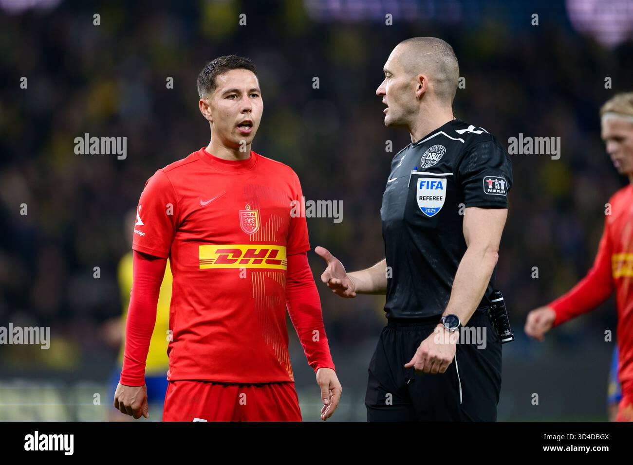 Broendby, Denmark. 09th, November 2025. Referee Mads-Kristoffer ...