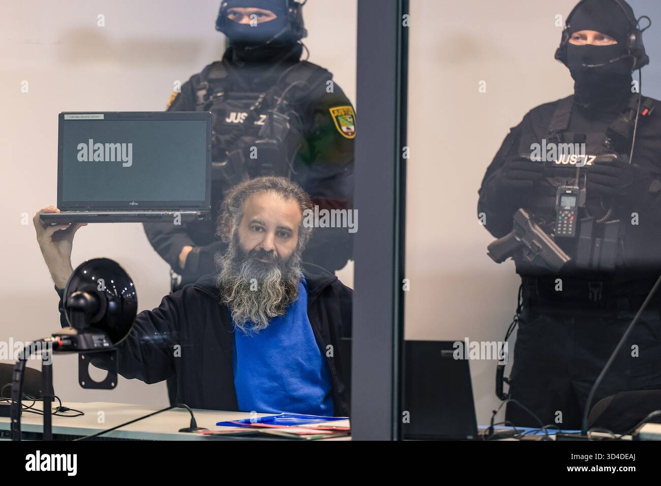 10 November 2025, Saxony-Anhalt, Magdeburg: The defendant Taleb al ...