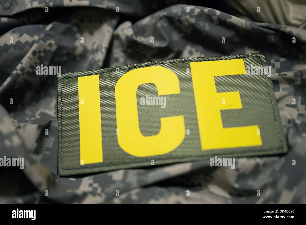 Ice immigration enforcement hi-res stock photography and images - Alamy